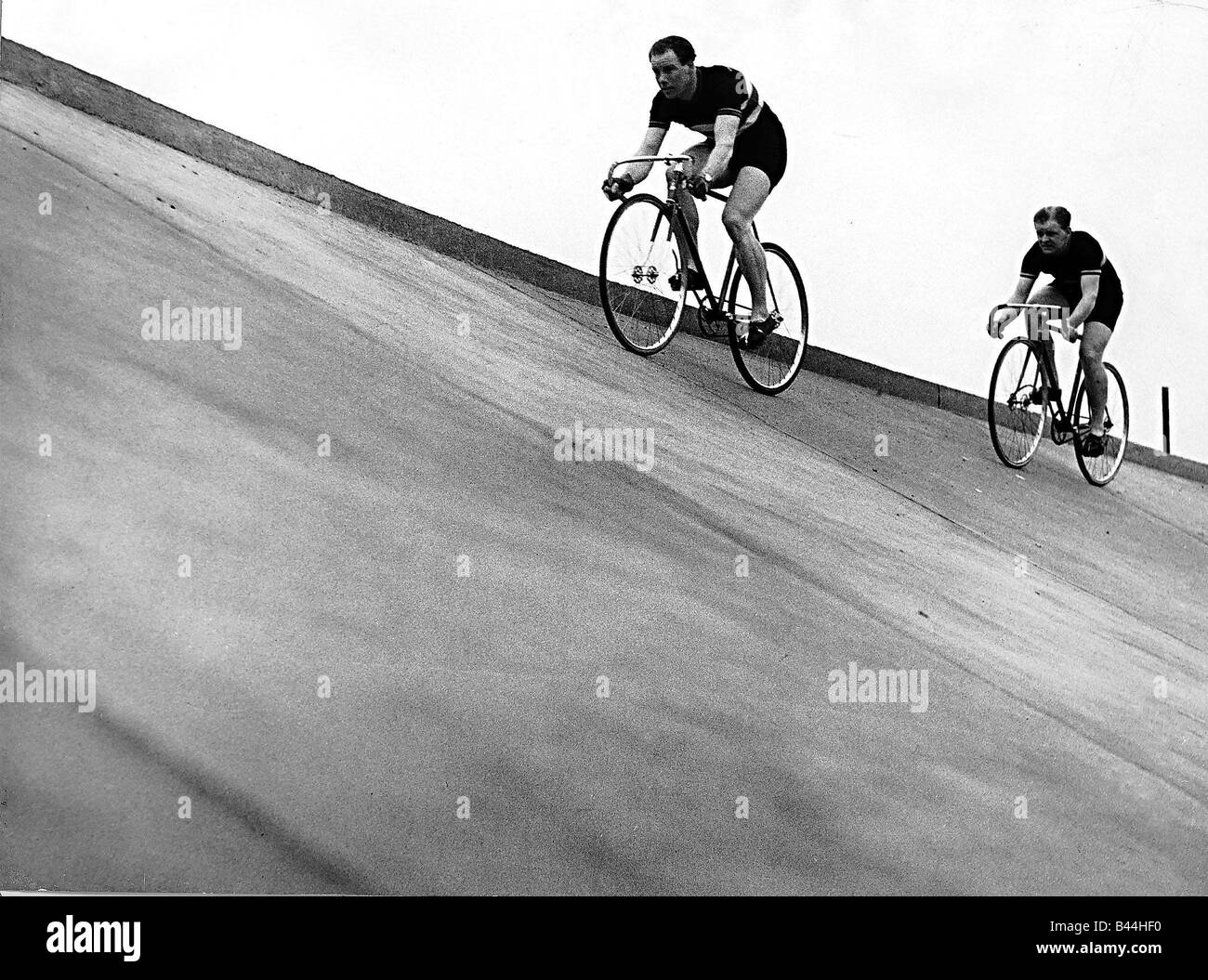 Reg Harris tries out new circuit in Manchester 1949 Stock Photo - Alamy
