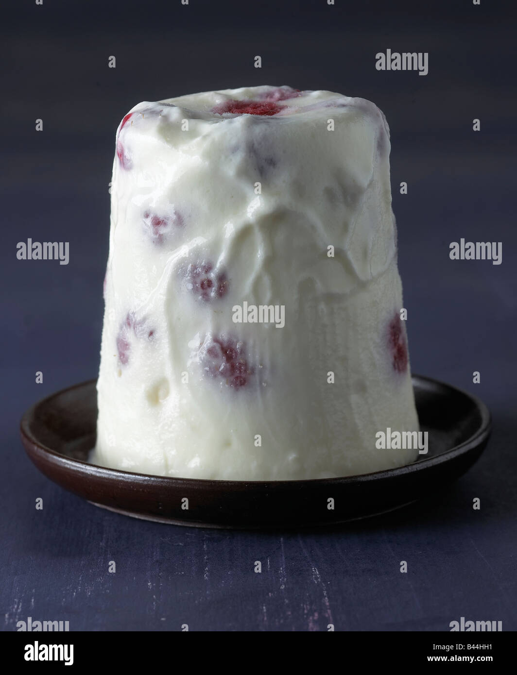 Fromage Frais Raspberry High Resolution Stock Photography and Images ...