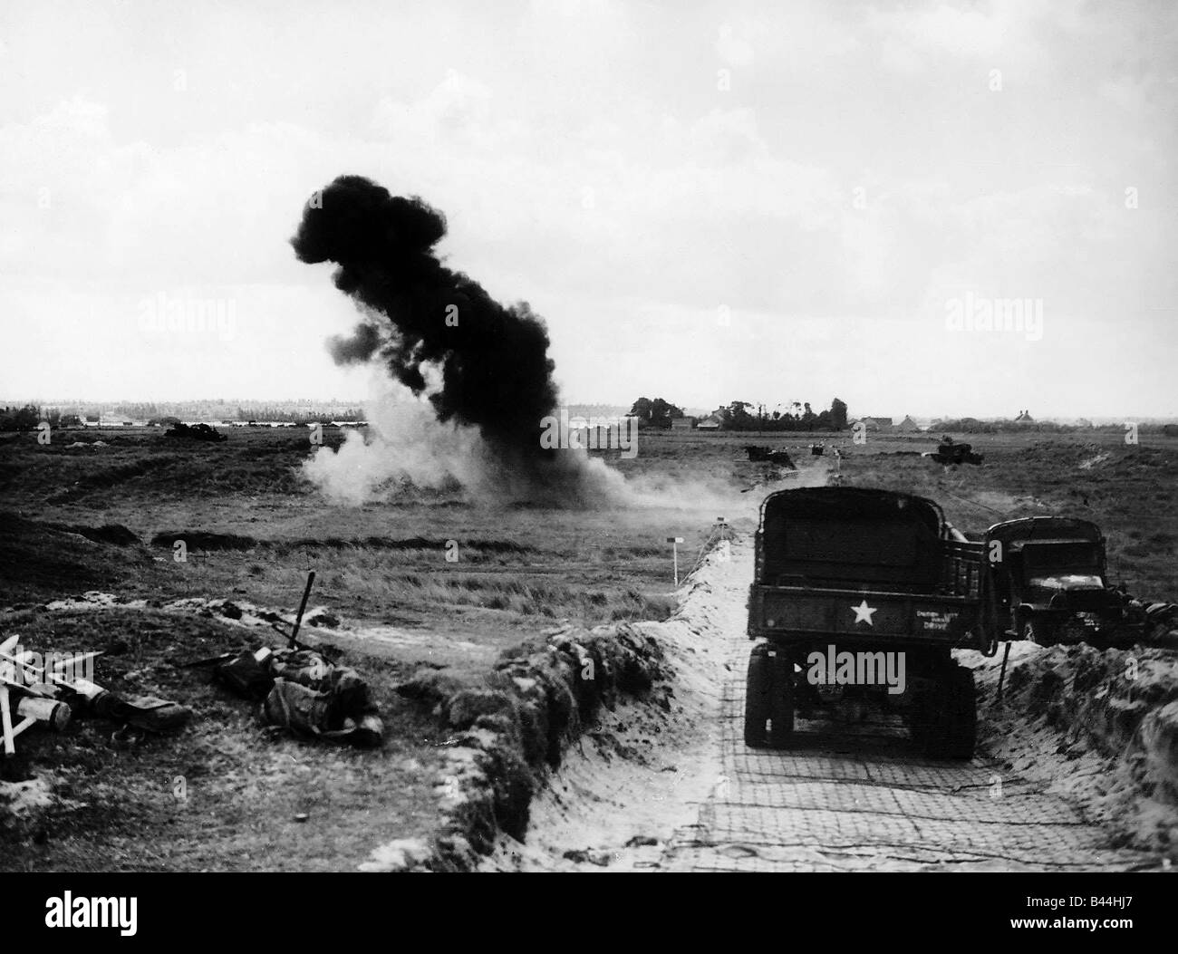 German artillery france 1944 hi-res stock photography and images - Alamy