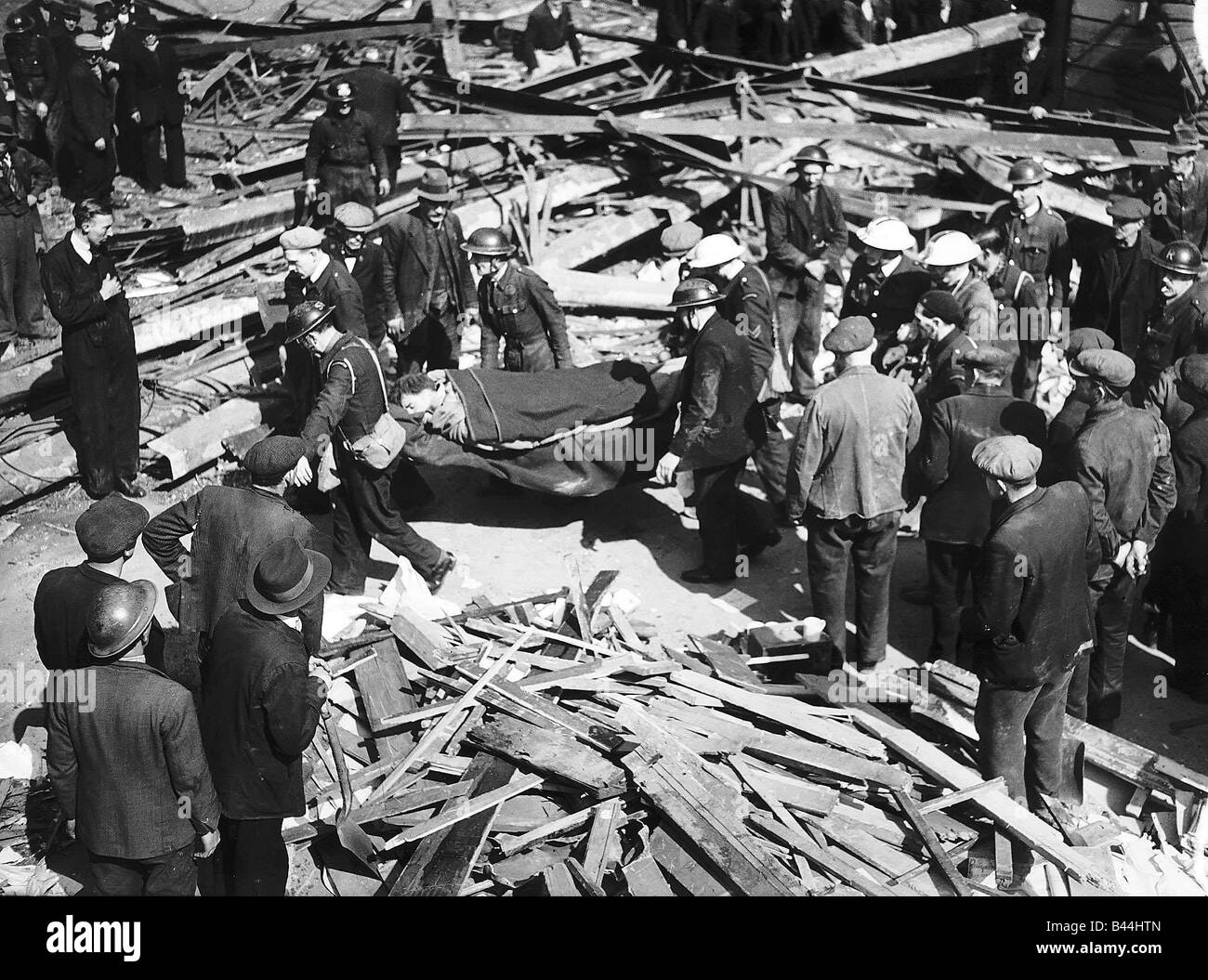 Ww2 Air Raid Damage Rescue Black and White Stock Photos & Images - Alamy