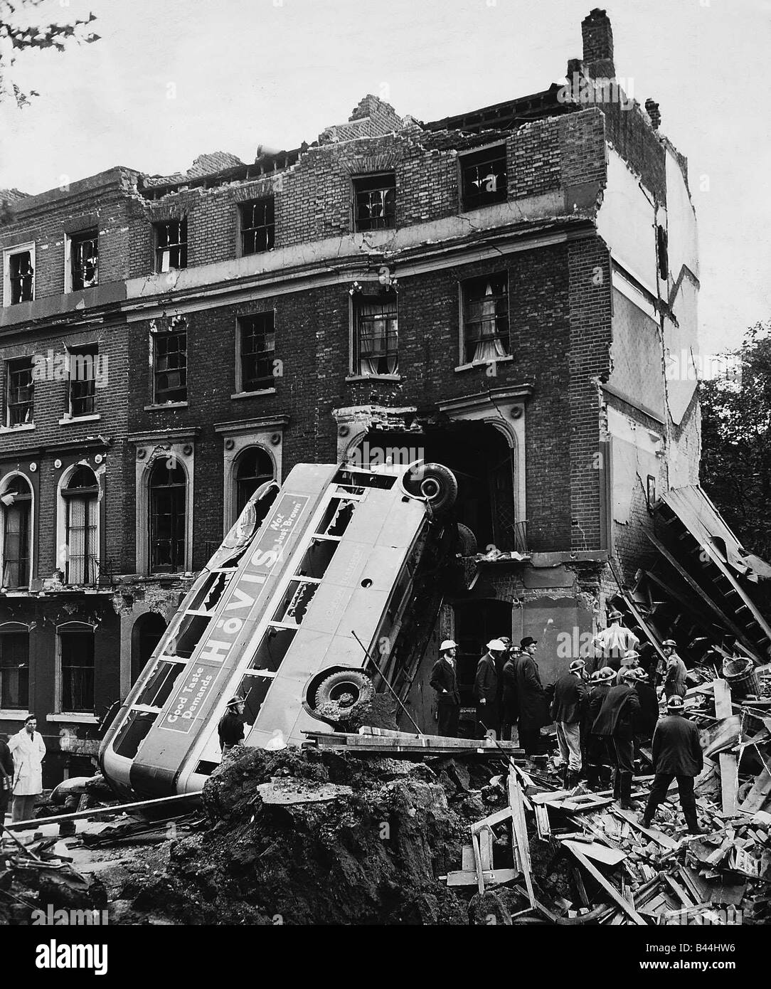 London transport ww2 vehicle damage hi-res stock photography and images ...