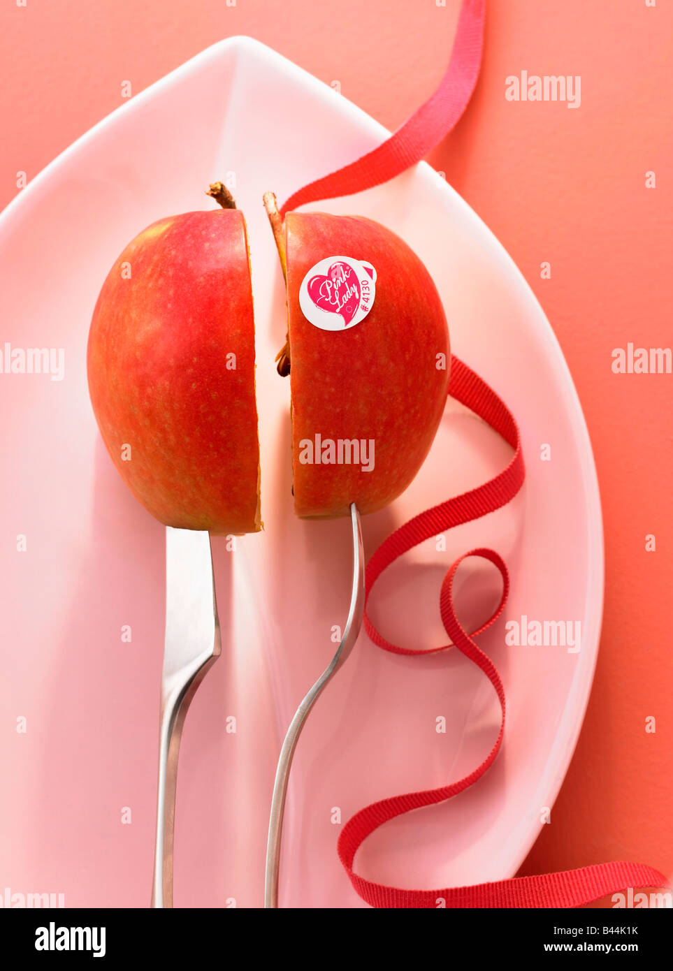 Single pink lady apple hi-res stock photography and images - Alamy