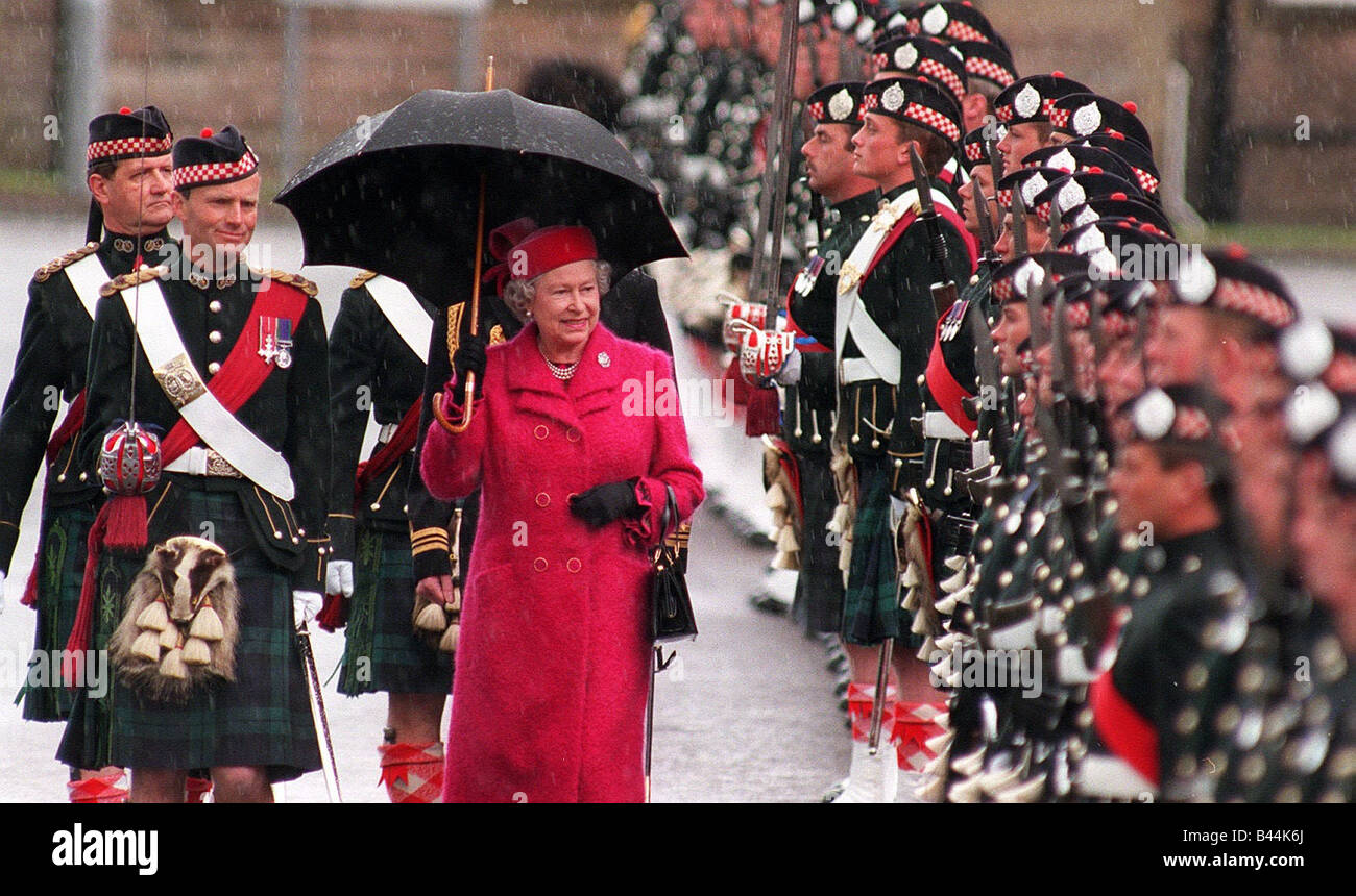 Queen elizabeth umbrella hi-res stock photography and images - Alamy