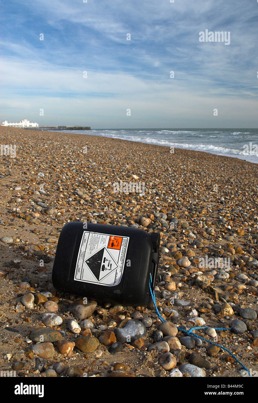 Washed up chemical waste hi-res stock photography and images - Alamy