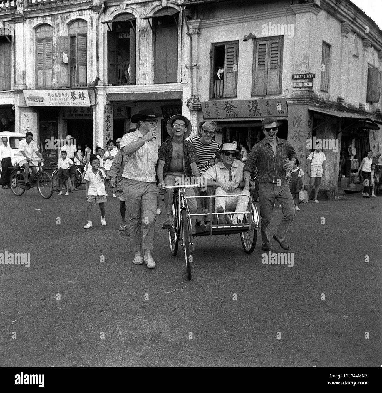 Freddie the Dreamers in Singapore March 1965 Freddie Garrity and the ...