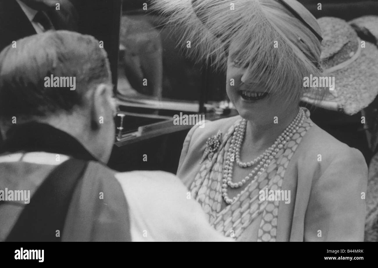 Queen Elizabeth June 1951 During her visit to Northern Ireland Stock ...