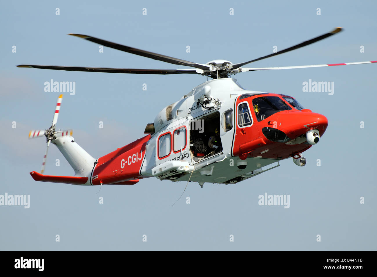 Coast Guard search and rescue helicopter on exercise Southampton docks ...