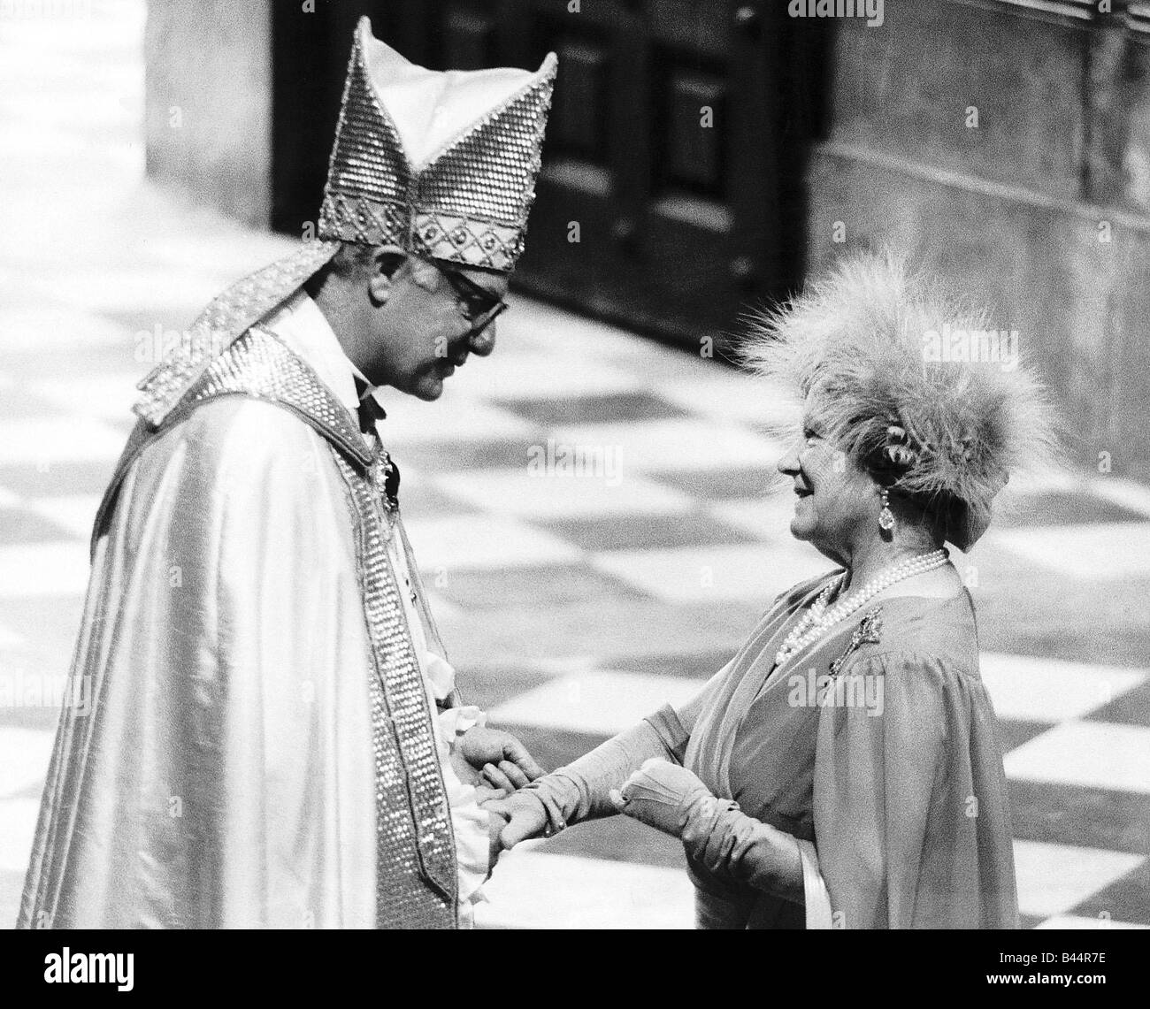 Dr robert runcie hi-res stock photography and images - Alamy