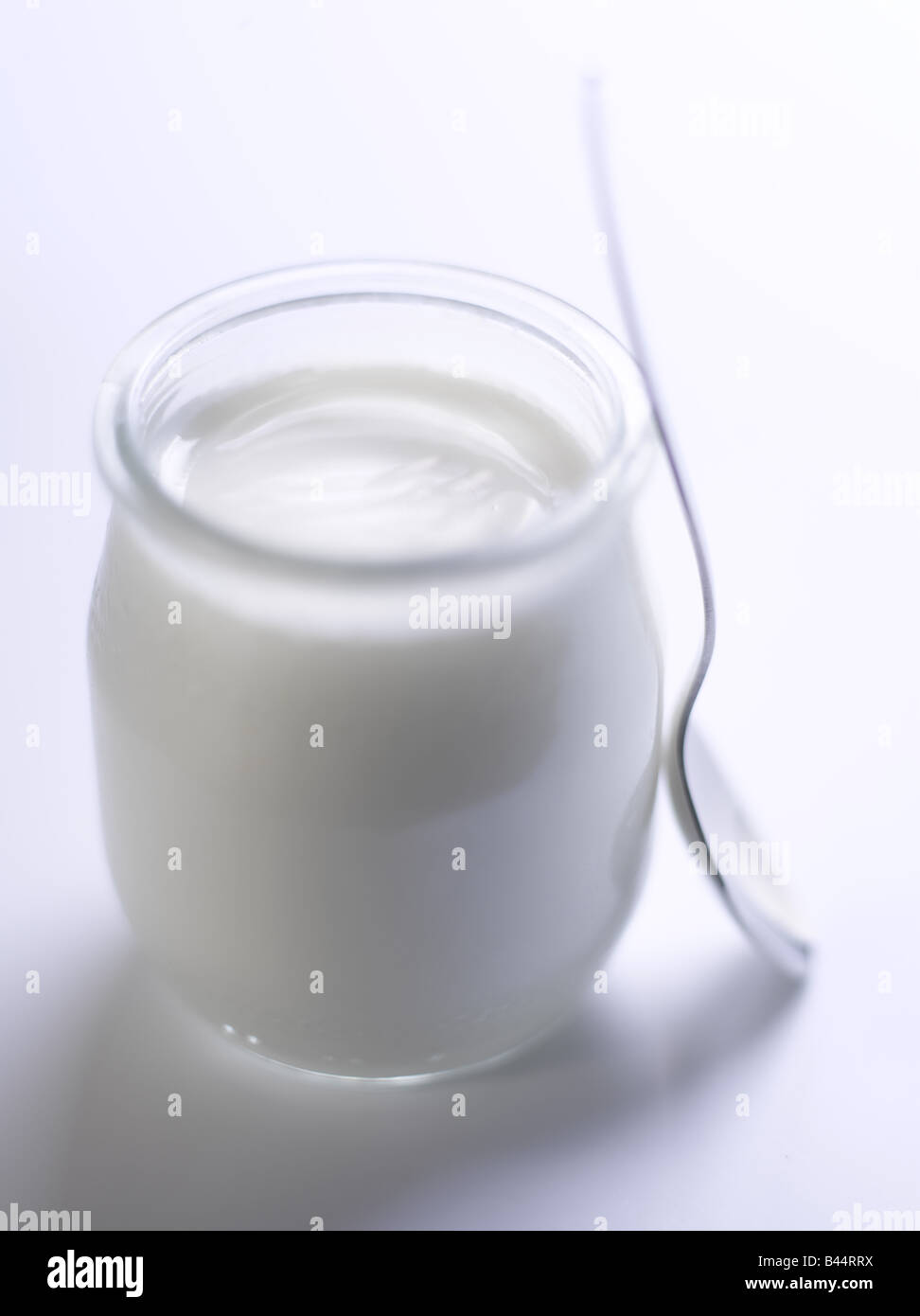 Pot of plain yoghurt Stock Photo - Alamy