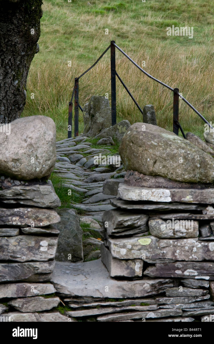 Slate slab bridge hi-res stock photography and images - Alamy