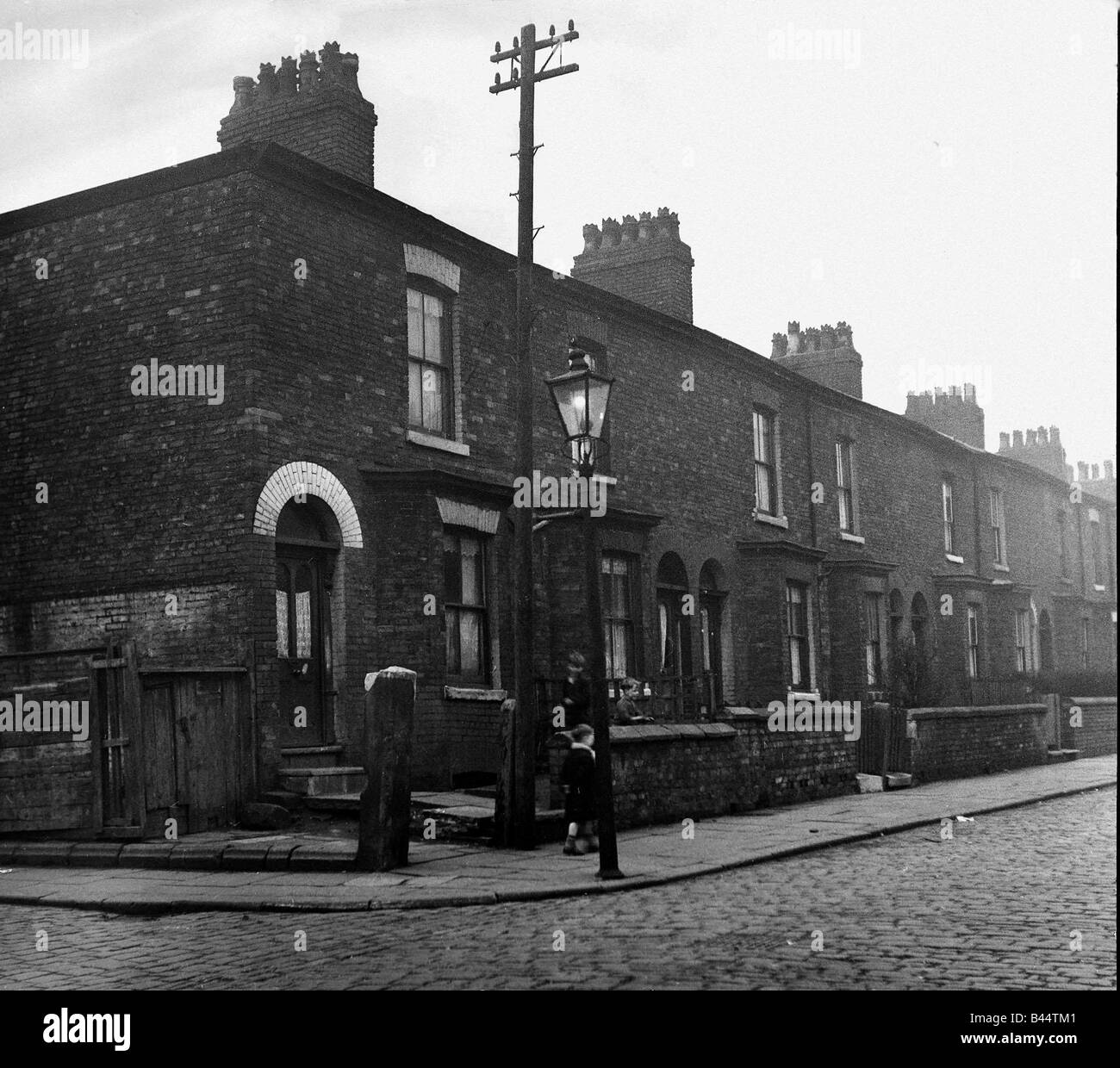 Manchester 1950s hi-res stock photography and images - Alamy