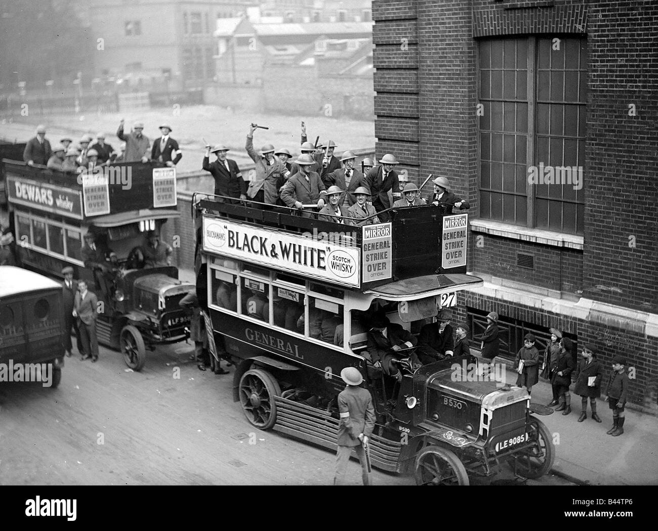 General Strike Scene May 1926 End of general strike scenes Police ...