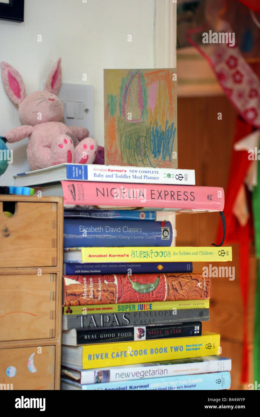Stack of cookery books hi-res stock photography and images - Alamy