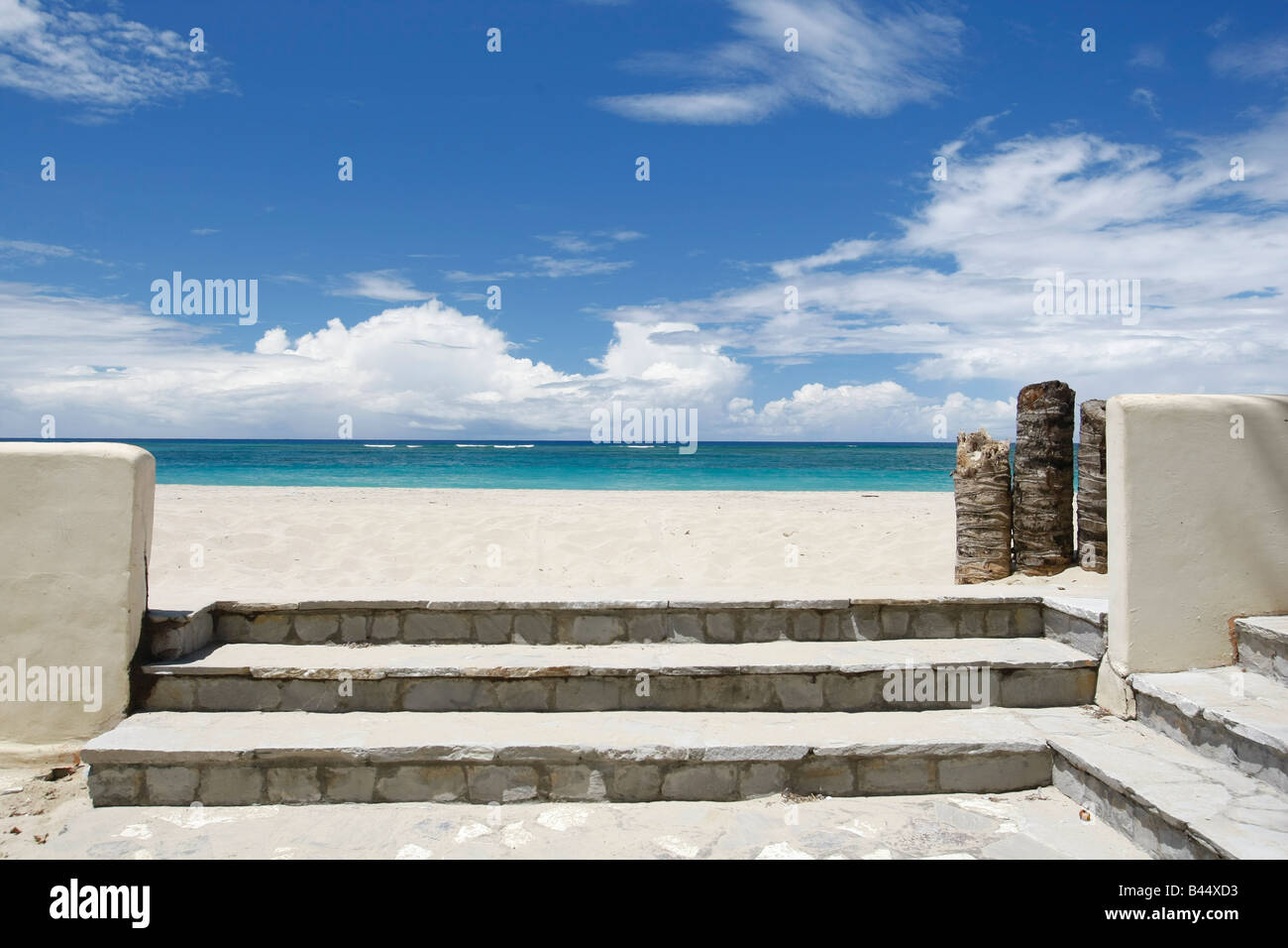 stairs to a perfect beach Stock Photo - Alamy
