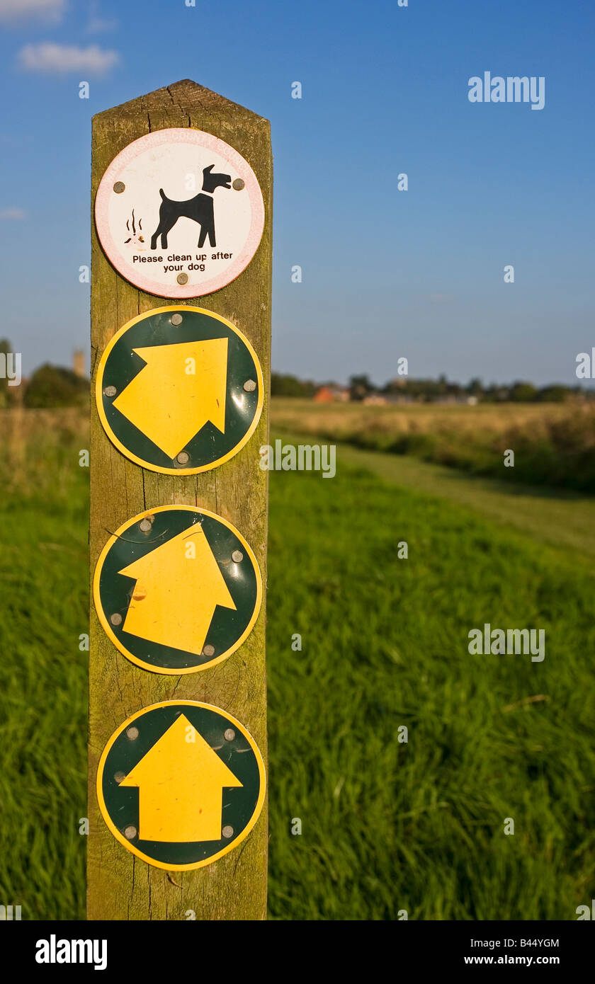 Permissive footpath sign hi-res stock photography and images - Alamy