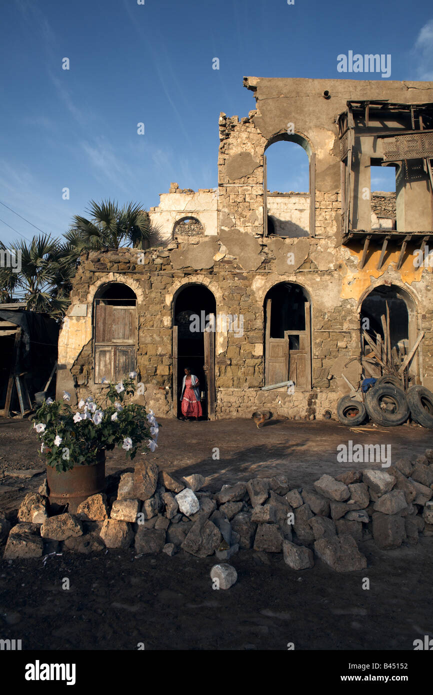 War damaged building in Massawa, Eritrea Stock Photo - Alamy