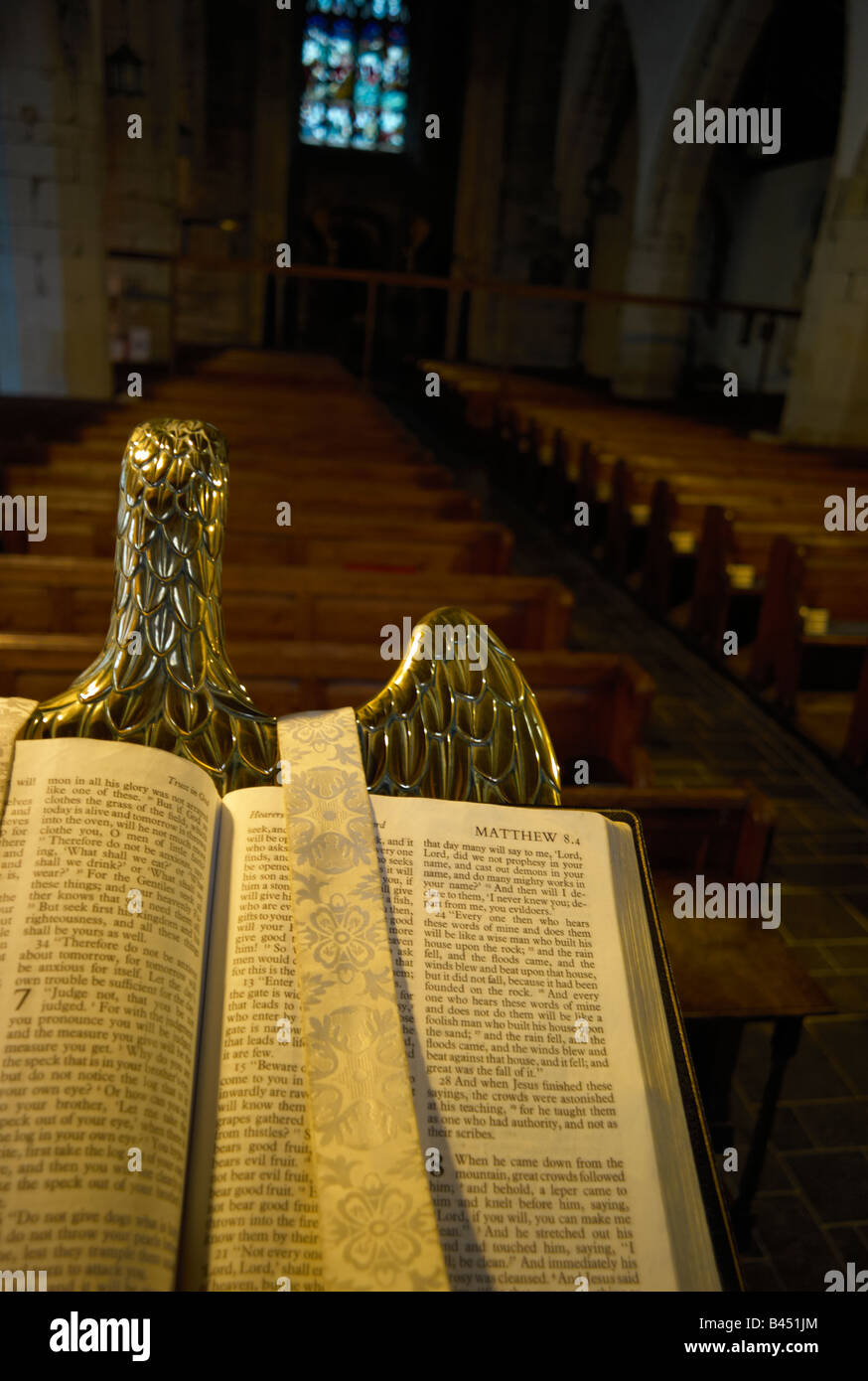 Reading at lectern church hi-res stock photography and images - Alamy