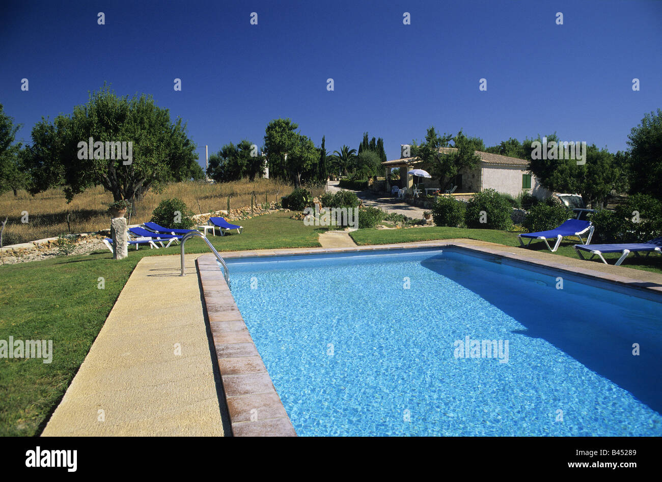 Majorca pool lawn hi-res stock photography and images - Alamy