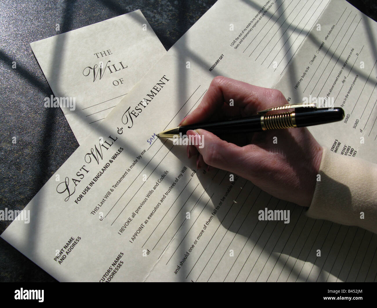 Last will testament woman hi-res stock photography and images - Alamy