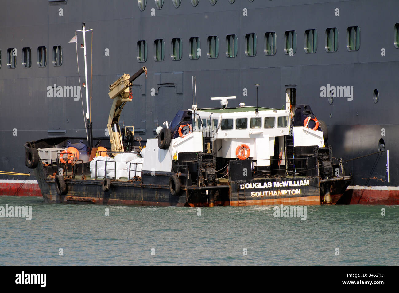 Refuse waste disposal barges hi-res stock photography and images - Alamy