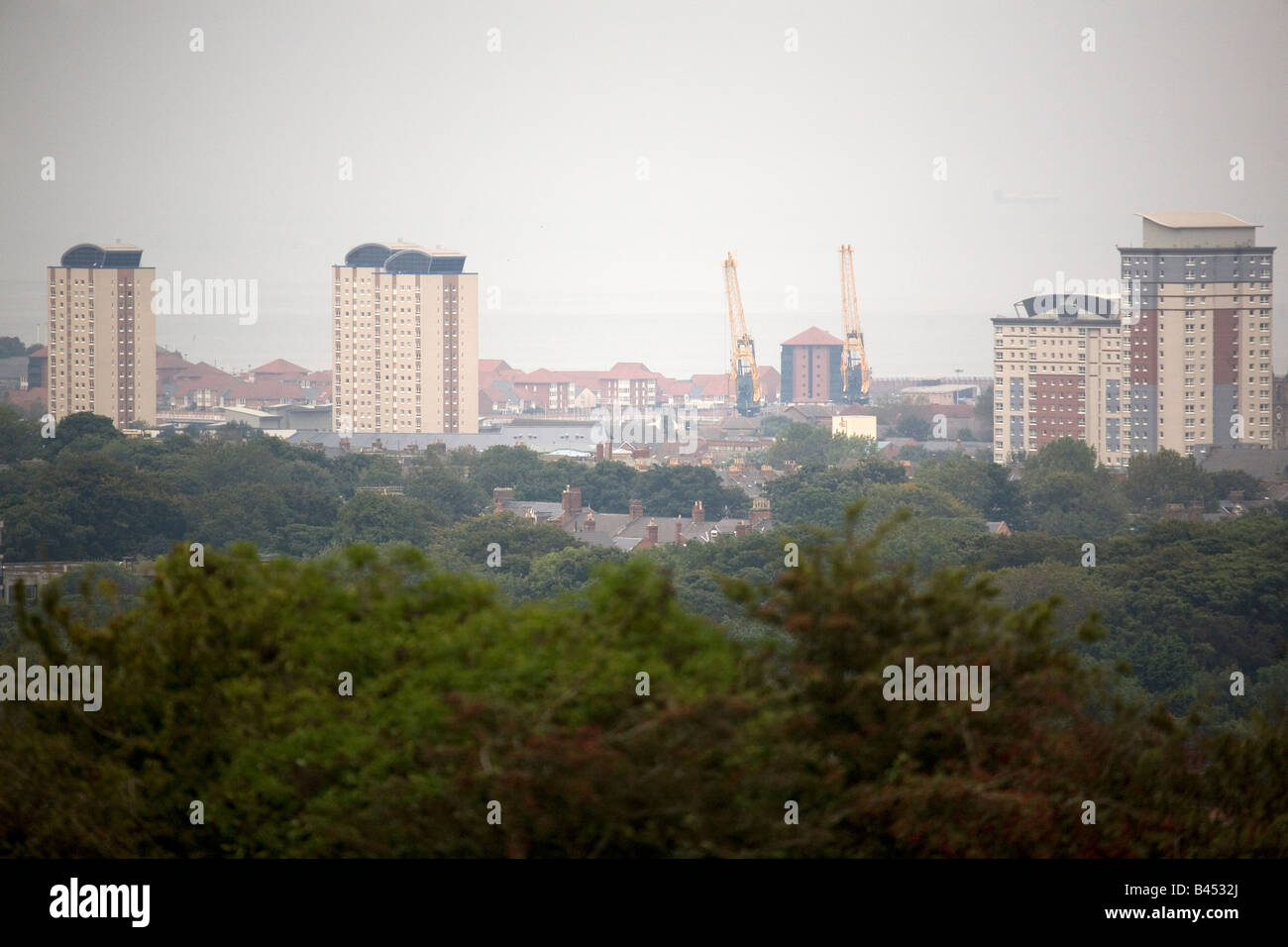 Green towerblock hi-res stock photography and images - Alamy