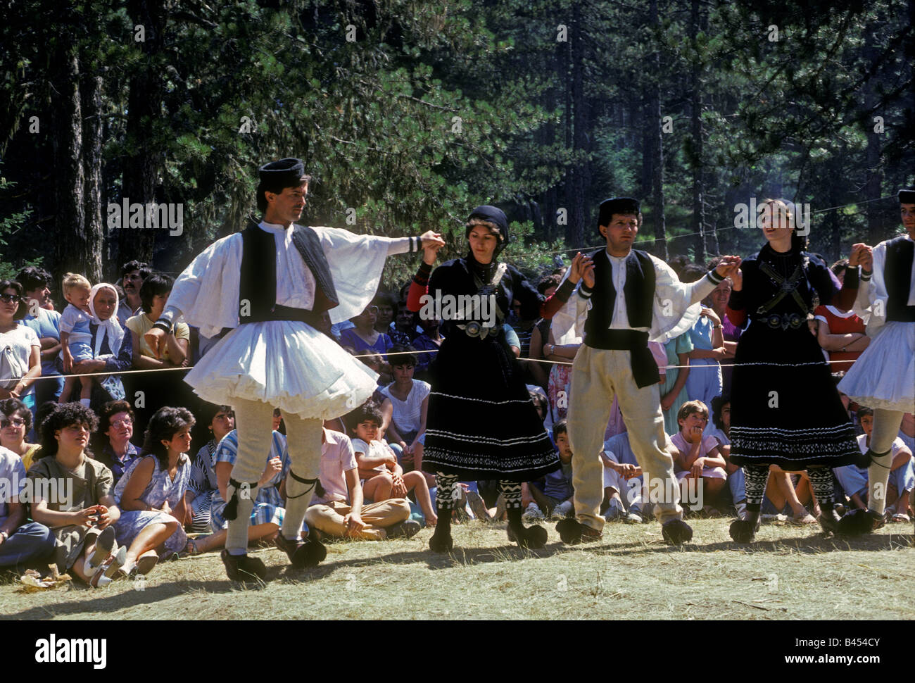 Greeks, Greek people, men and women, dancer, dancers, dancing, near ...