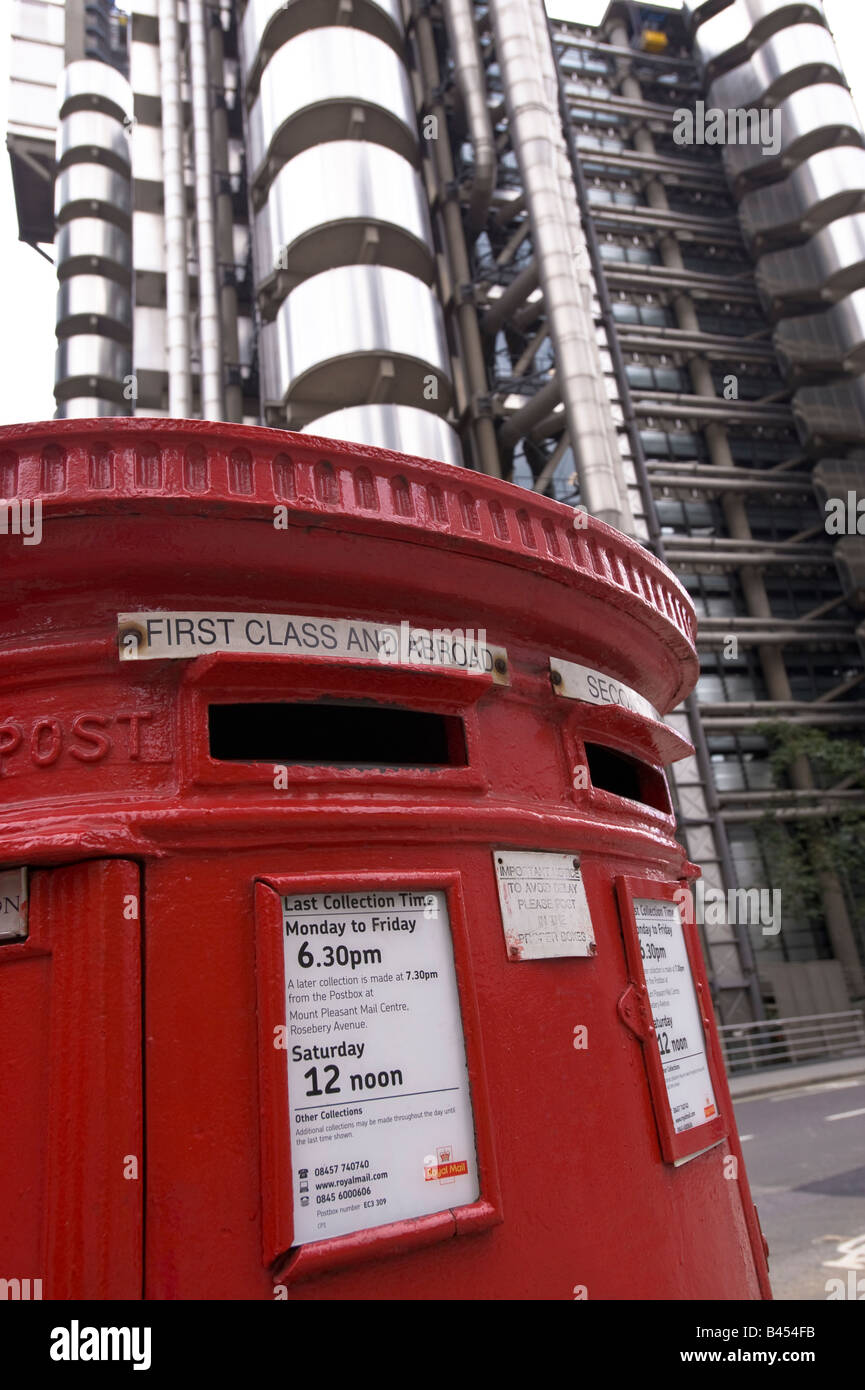 Britain england london letterbox hi-res stock photography and images ...