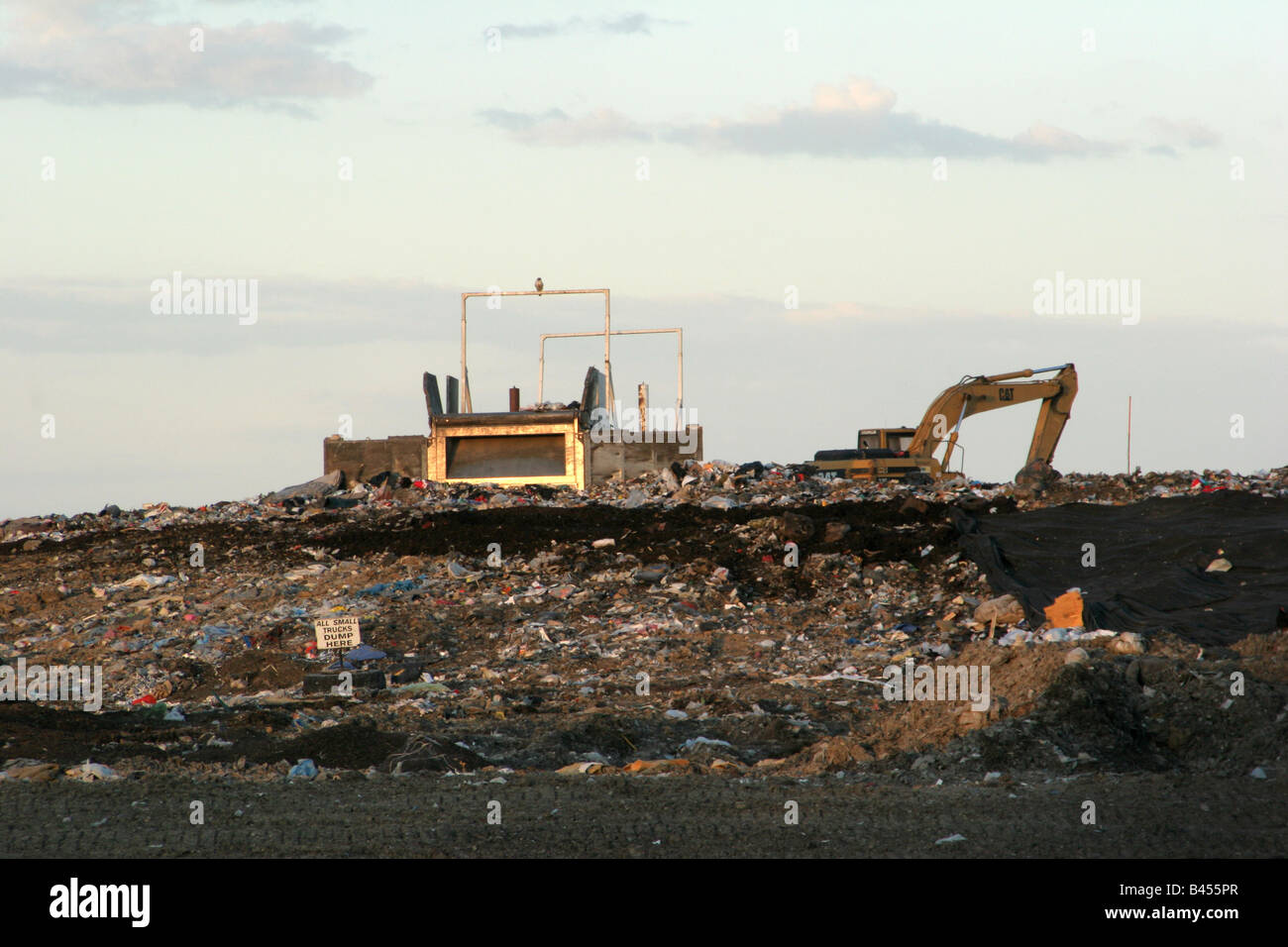 Landfill sign hi-res stock photography and images - Alamy
