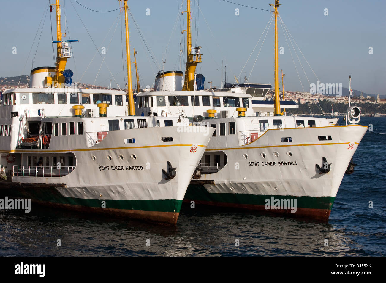 Tourist boats istanbul hi-res stock photography and images - Alamy