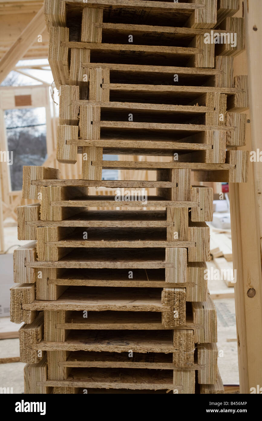 Skids for building construction Stock Photo - Alamy