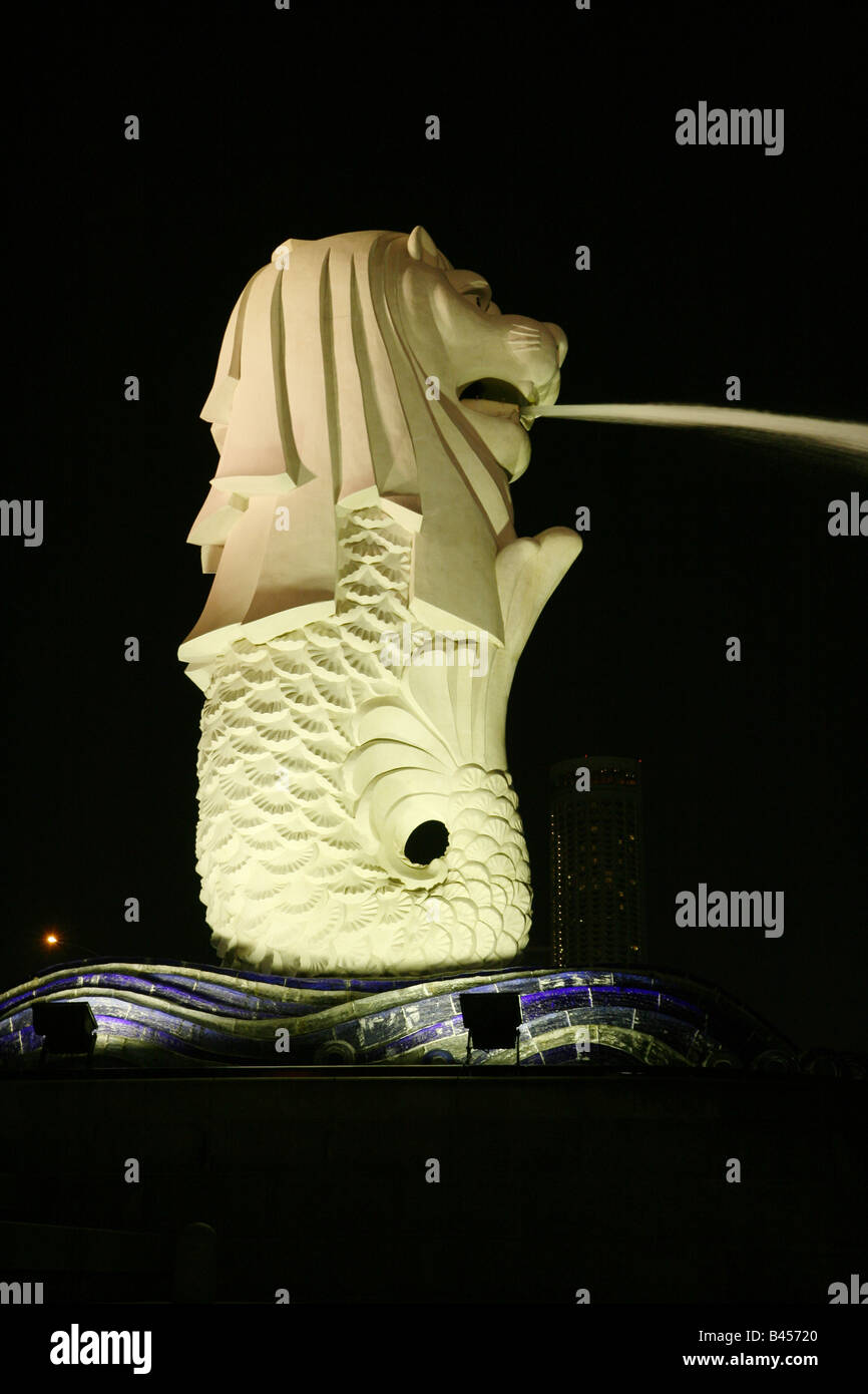 Merlion statue in Singapore Stock Photo - Alamy
