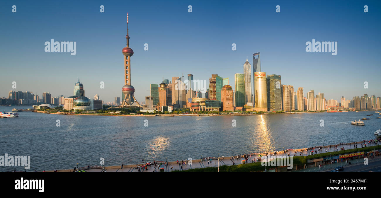 Shanghai district skyline hi-res stock photography and images - Alamy