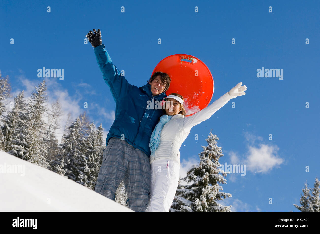 Austria, Salzburger Land, Altenmarkt-Zauchensee, Young couple in snow ...