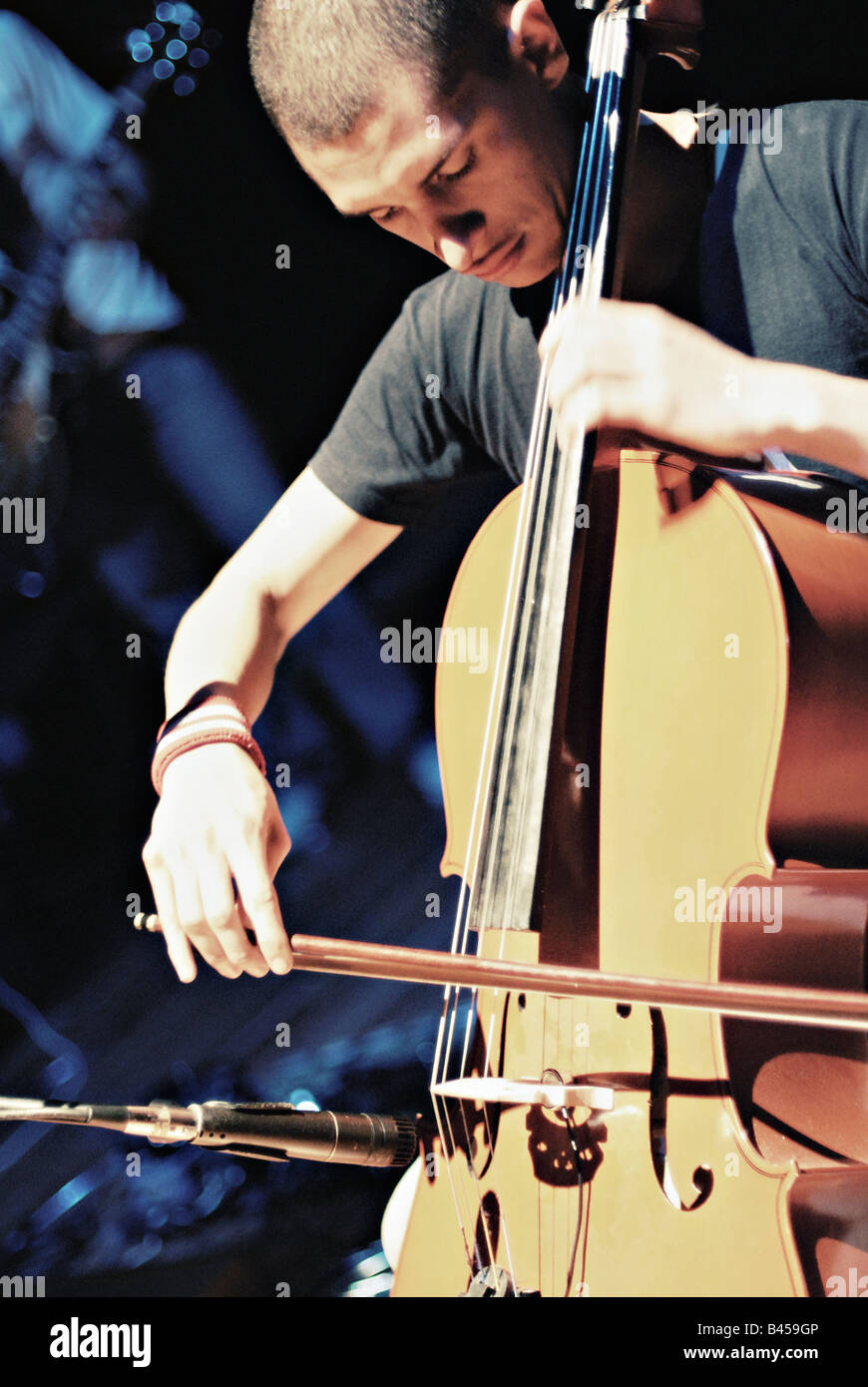 man playing the cello Stock Photo - Alamy