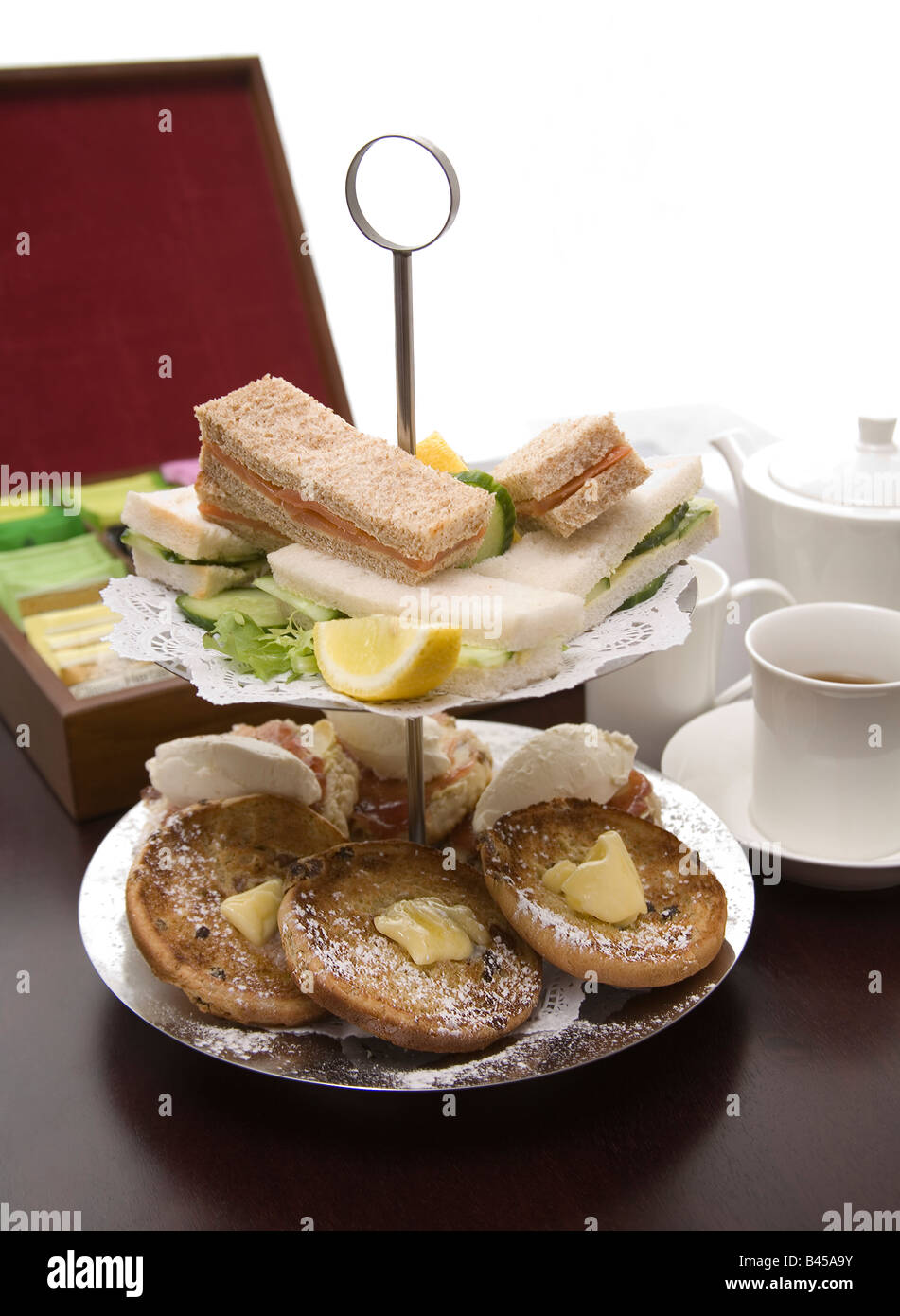 Afternoon tea sweets hi-res stock photography and images - Alamy