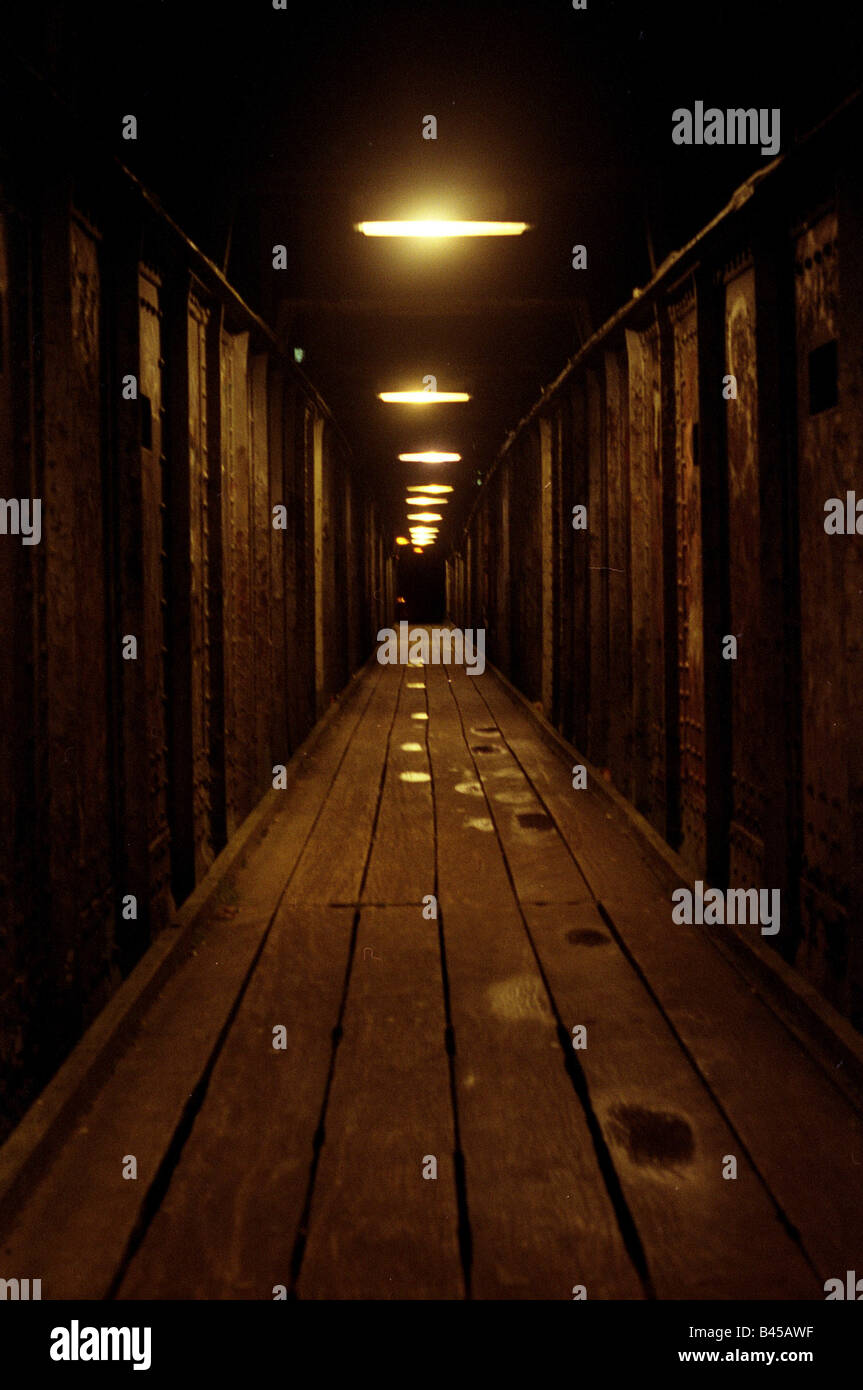 Padestrian walkway hi-res stock photography and images - Alamy