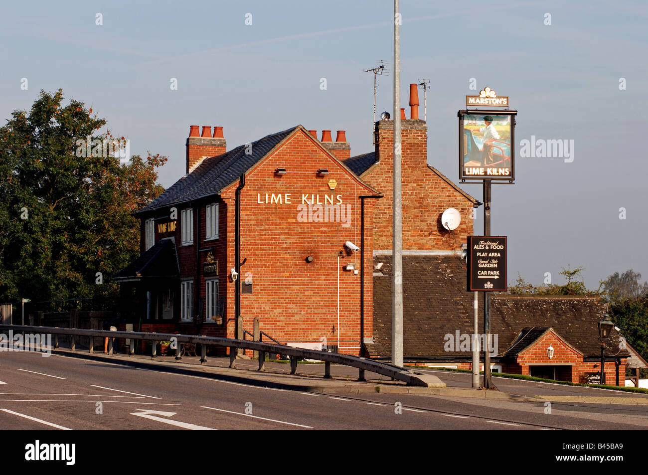 The Lime Kilns pub near Hinckley, Leicestershire, England, UK Stock ...
