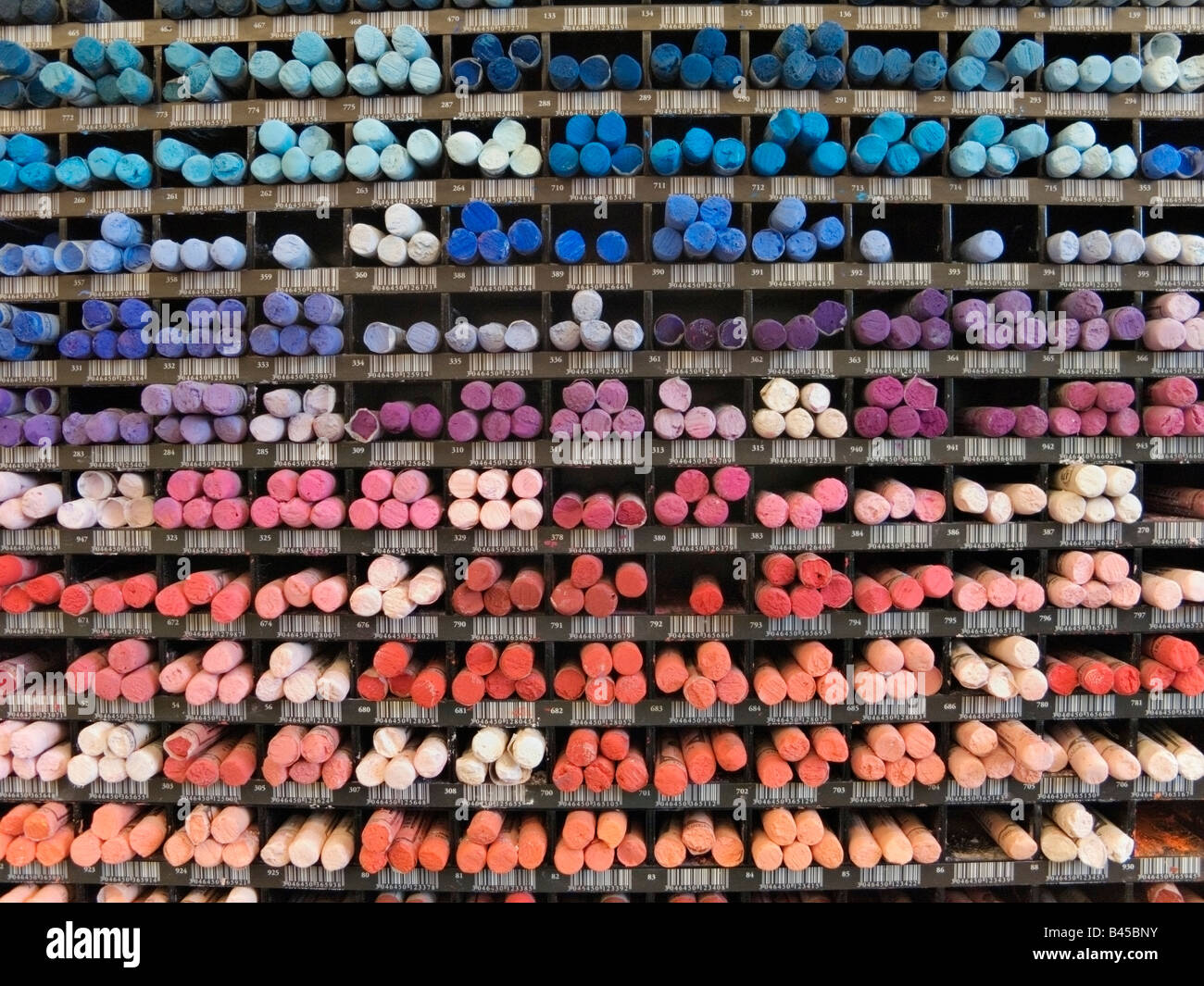 Artists chalks hi-res stock photography and images - Alamy