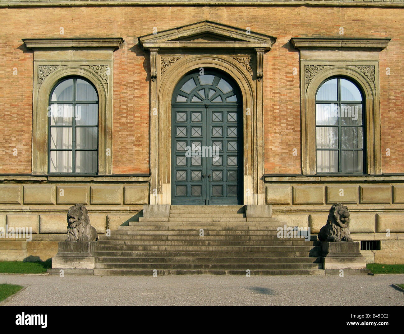 Old pinacotheca alte pinakothek exterior view hi-res stock photography ...