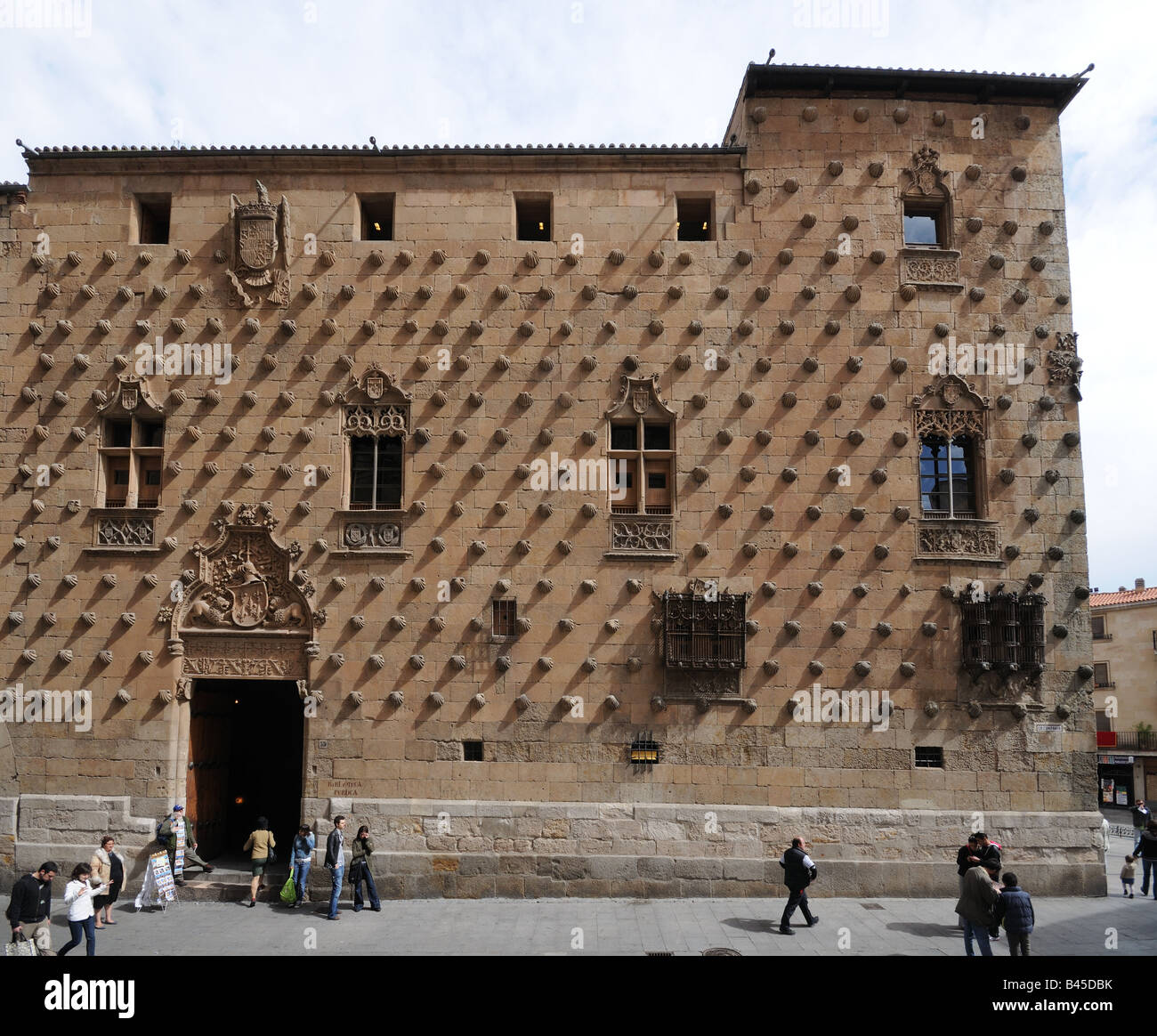 Facade house shells in hi-res stock photography and images - Alamy
