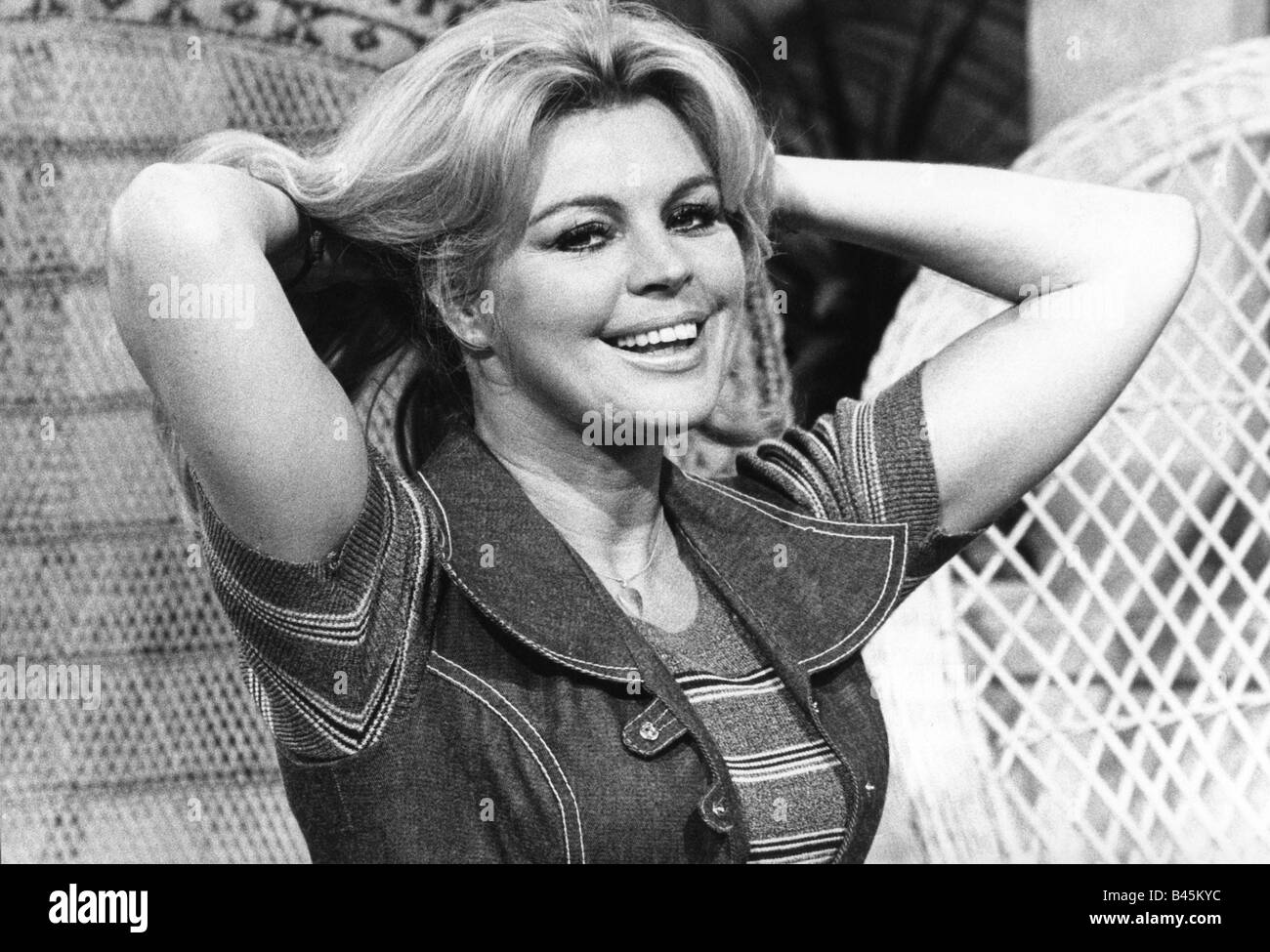 Maybach, Christiane, 14.3.1932 - 12.4.2006, German actress, half length ...