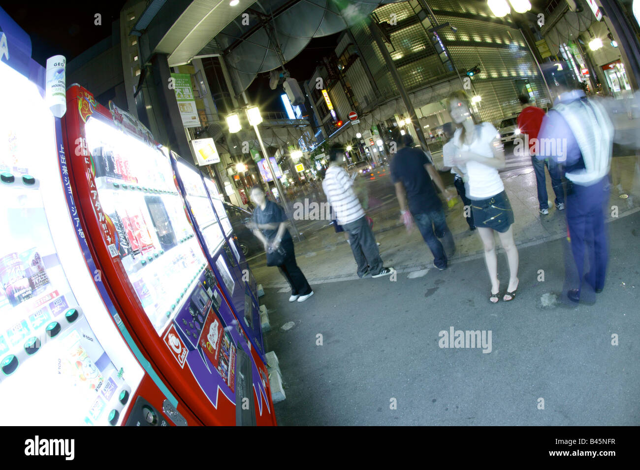 Vending machine at night in japan hi-res stock photography and images ...