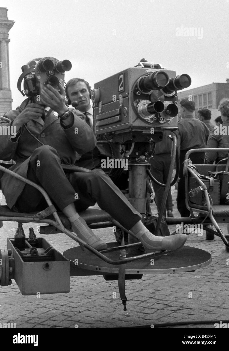 Cameras 1960s hi-res stock photography and images - Alamy