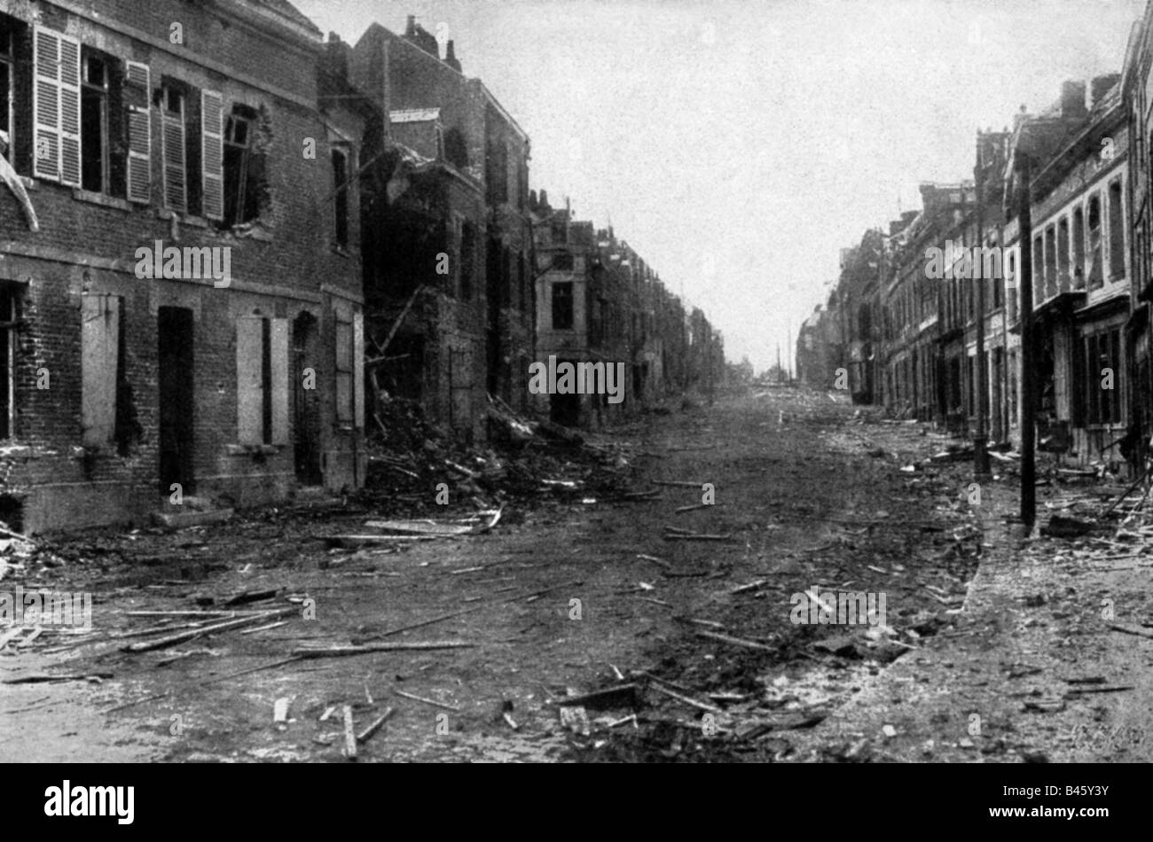 Peronne war ruins hi-res stock photography and images - Alamy