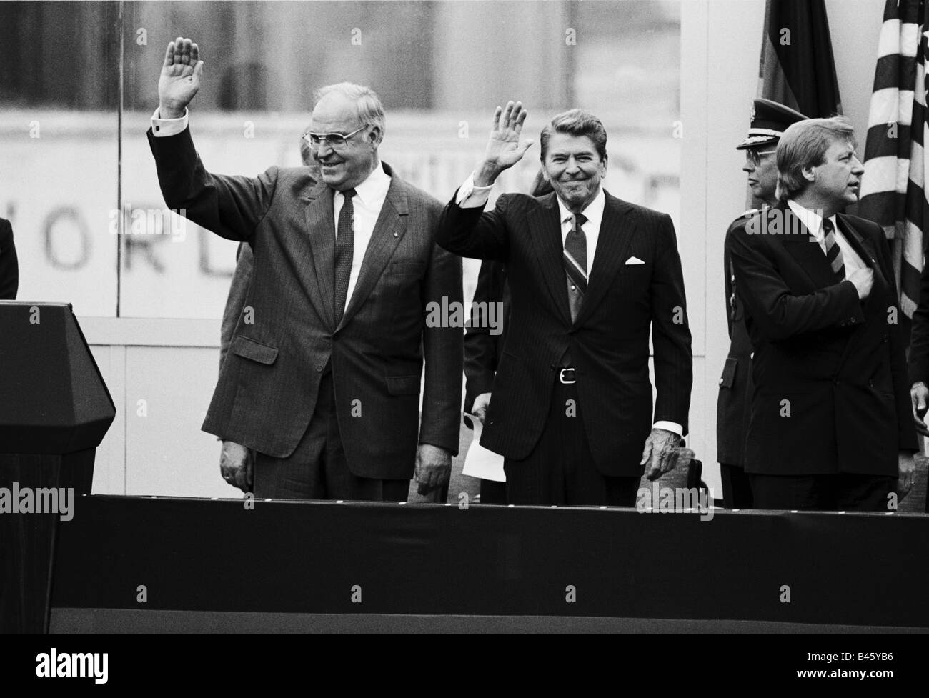 Ronald reagan wall berlin hi-res stock photography and images - Alamy
