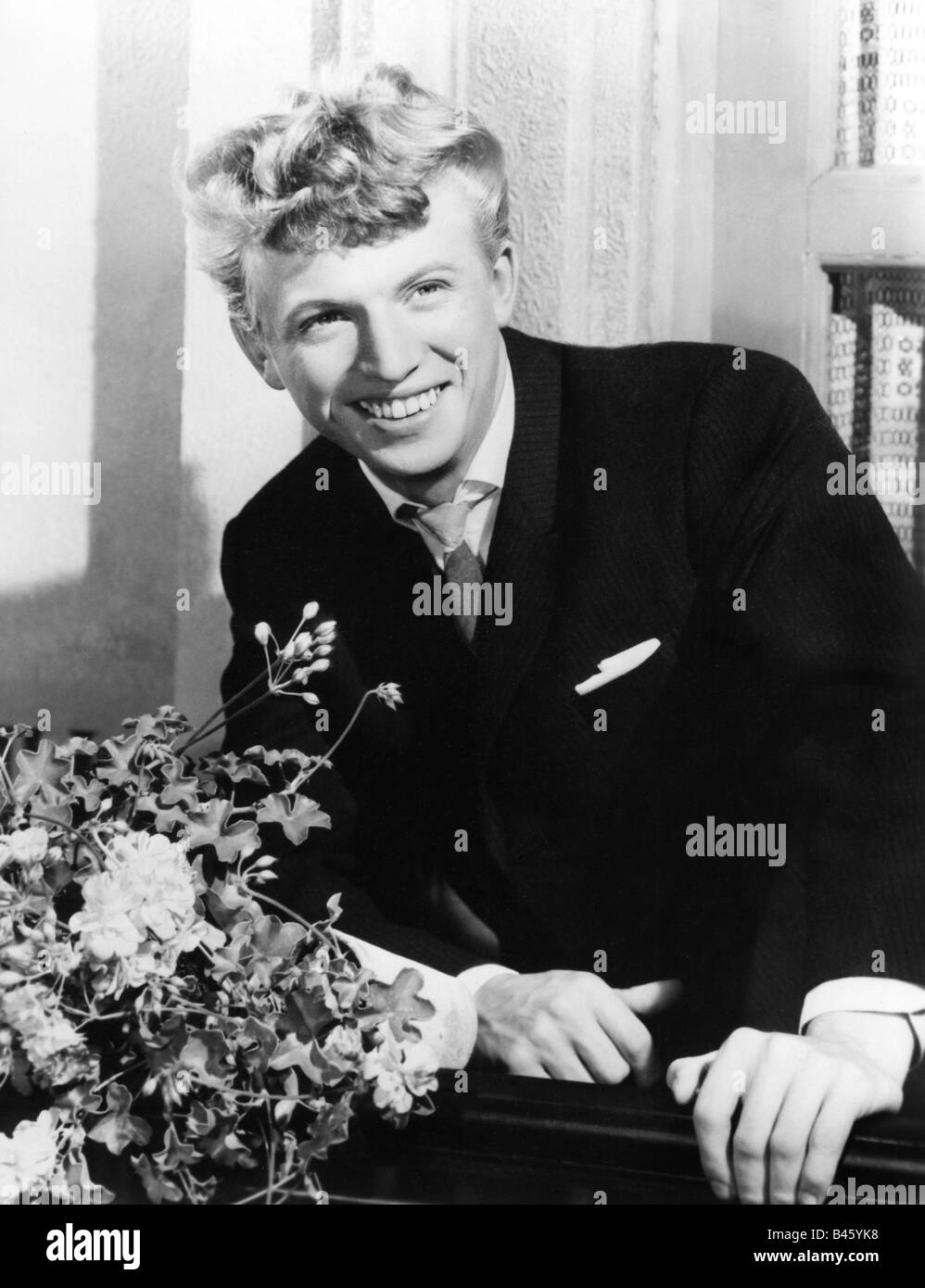 Tommy steele 1950s hi-res stock photography and images - Alamy