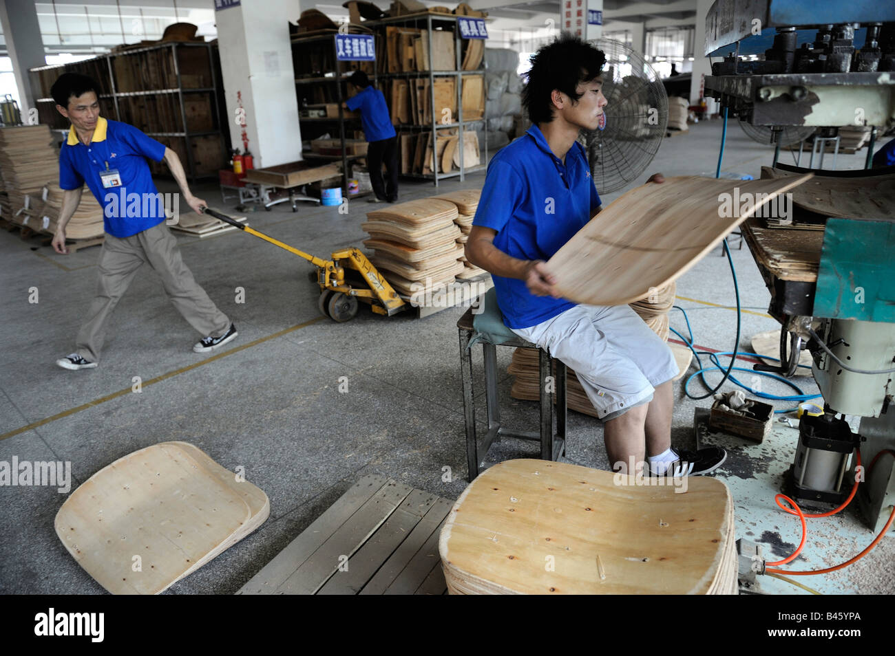 Chinese furniture factory hi-res stock photography and images - Alamy