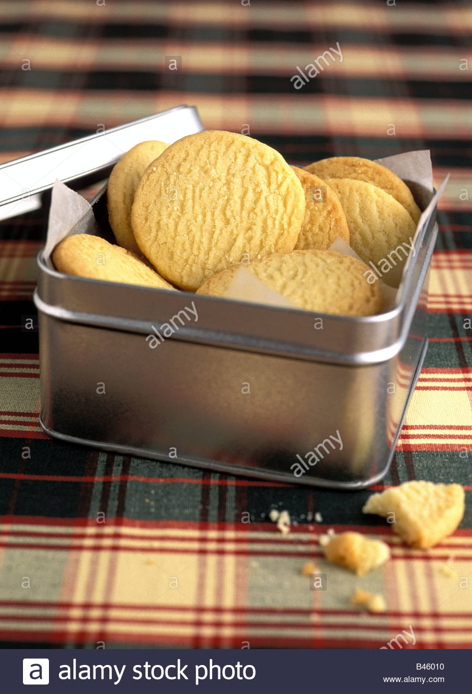 Shortbread Biscuits Tin Stock Photos & Shortbread Biscuits Tin Stock ...