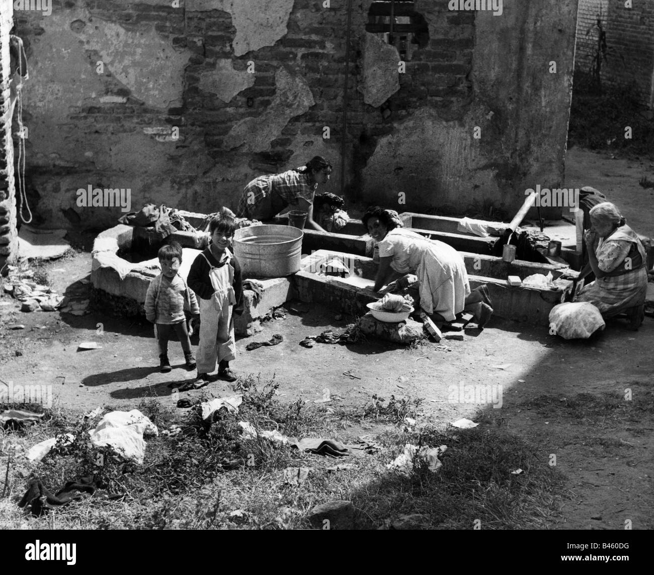 Poverty mexico city slum Black and White Stock Photos & Images - Alamy