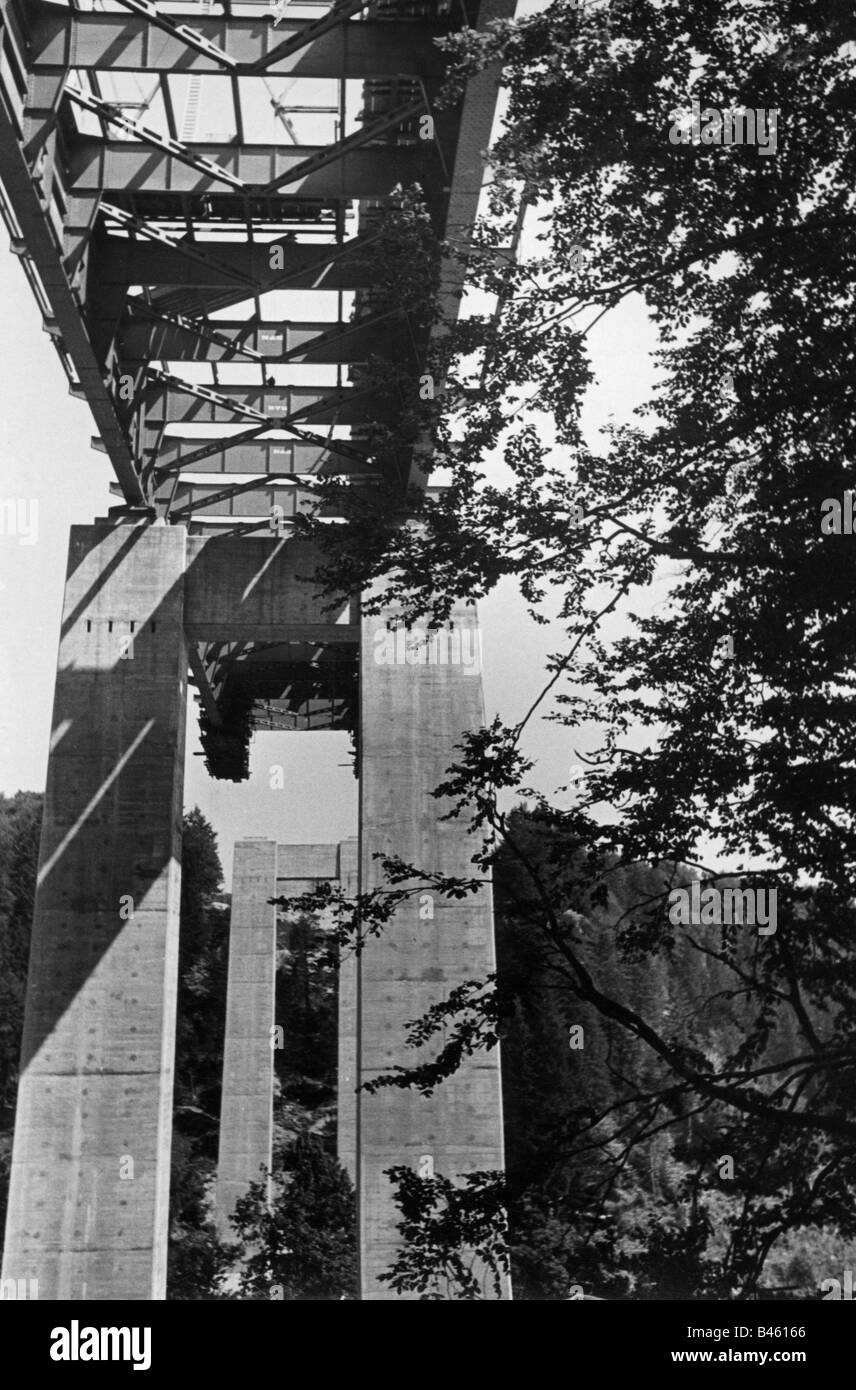 Autobahn construction hi-res stock photography and images - Alamy